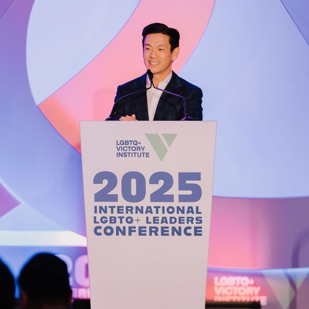 Two LGBTQ Senators and Eight LGBTQ Representatives to Be Sworn In to ...